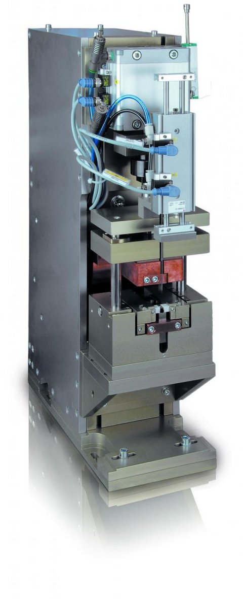 Automatic crimping processing stations